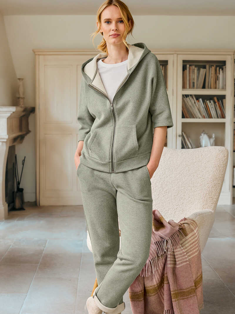 Homewear-Anzug in Salbei-Grün von Mayfair